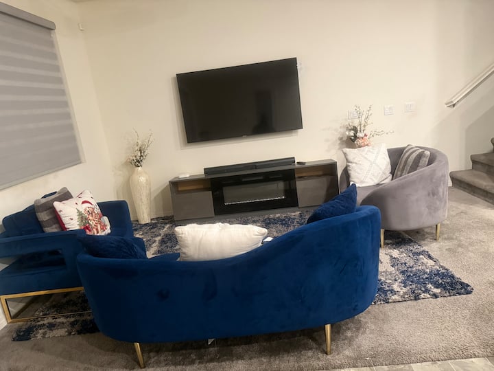 Tina Bright &Rush Luxary Home - Fontana, CA