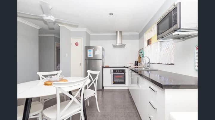 Ocean Beach Chalet 18 - Jurien Bay