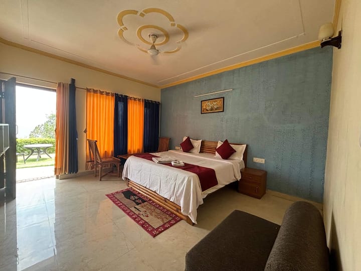 Deluxe Room With Lawn (Mountain View) - Bhowali
