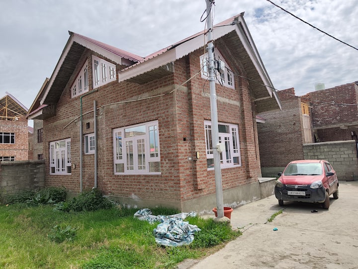 Spacious 2bhk | Peaceful Kursu Padshahi Bagh Stay - Srinagar