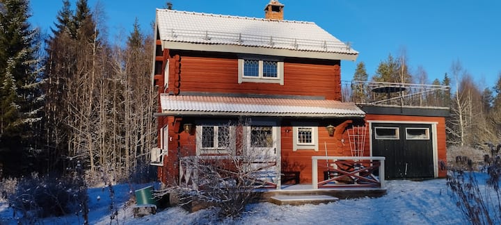 19th Century Log Cabin In Berihol Mora Sweden - Mora