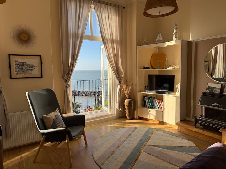 Elizabeth House - Sea Views - Isle of Wight