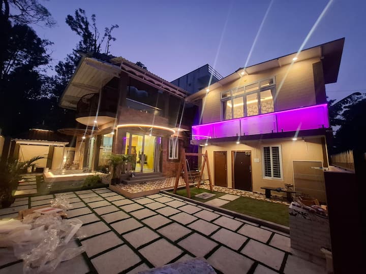 Balcony Breeze - Hut - Yercaud