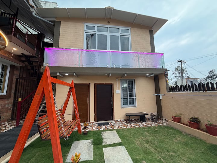 Balcony Breeze - Hut - Yercaud