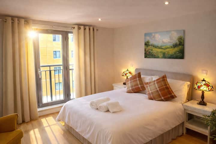 New, London Hideaway Studio - Woking