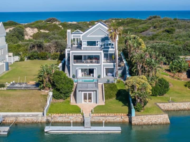 Waterfront Marina With Private Pool & Beach Views - Port Alfred