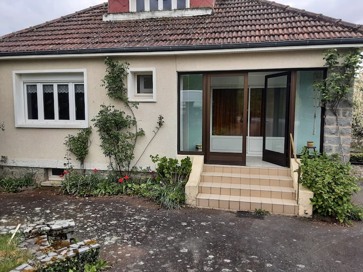 Petite Villa Familiale Disponible En Septembre - Guéret