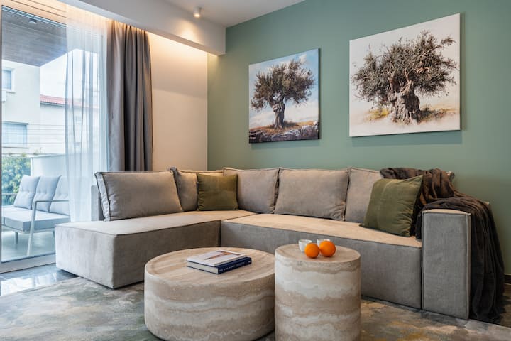 The Olive Tree 2br | Wi-fi | Parking | City Centre - Агландзия