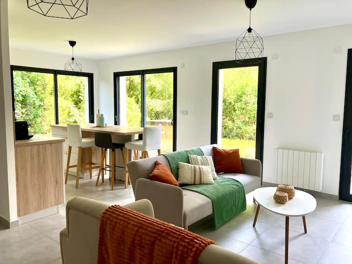 Maison Neuve Pour 12 à 20mn Lyon/35mn Eurexpo - Rhône