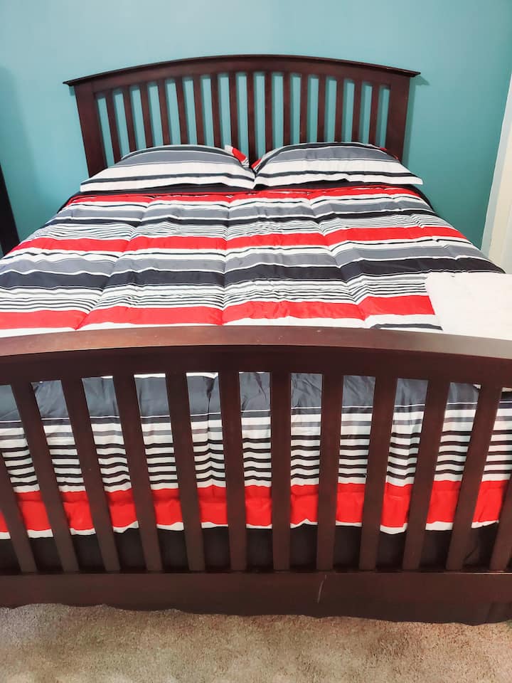Walk To Walmart |Private Room And Private Bathroom - Layton, UT