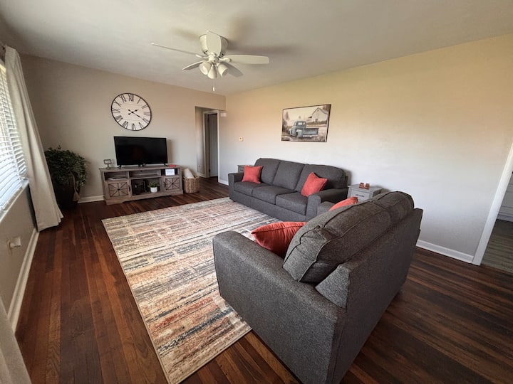 Ms Cabo’s Place @ Blu Door Suites - Greenville, OH