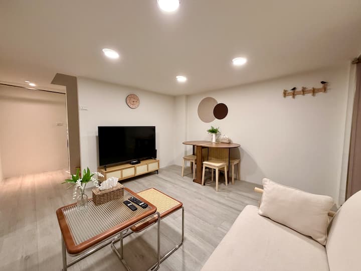 獨棟溫馨小屋-步行6分鐘國父紀念館站 Bl-17,忠孝敦化站bl-16大巨蛋/小巨蛋｜獨立門戶 - Taipei