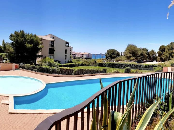 Bel Appart Vue Mer, Piscine & Parking à Six-fours - Six-Fours-les-Plages