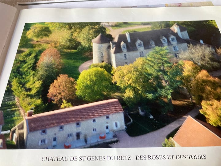 Gite De Charme Dans Enceinte Château Xivème - Gannat
