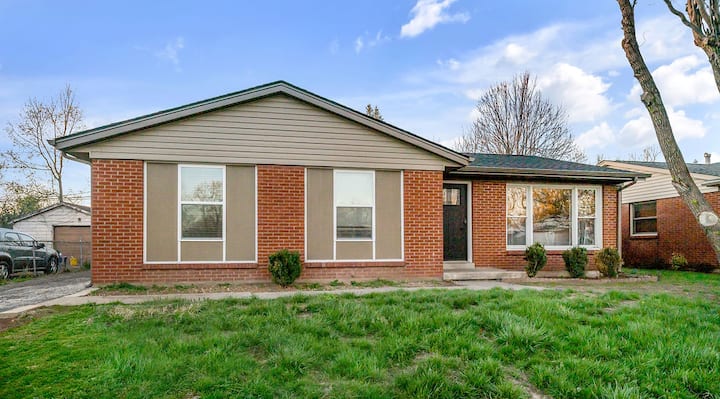 Large 4br Ranch | Family & Group Friendly - Lexington, KY