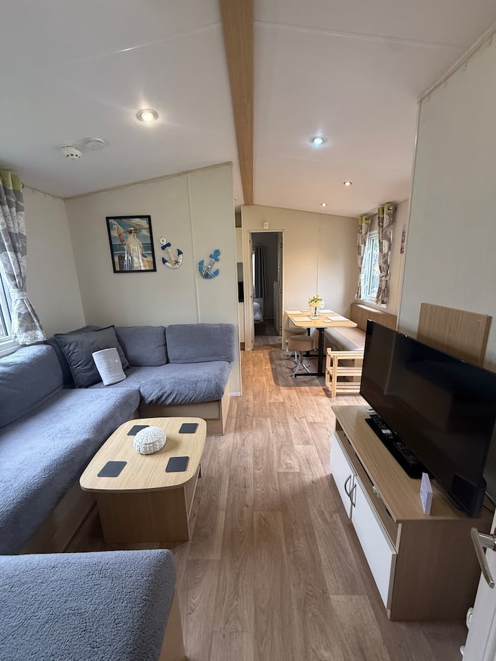 Beach Retreat @ Naze Marine Holiday Park - Frinton-on-Sea
