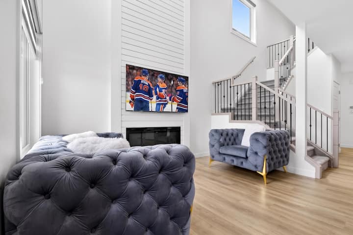 The Jade | Leduc L 3 Full Bathrooms | Sleeps 6 - Leduc