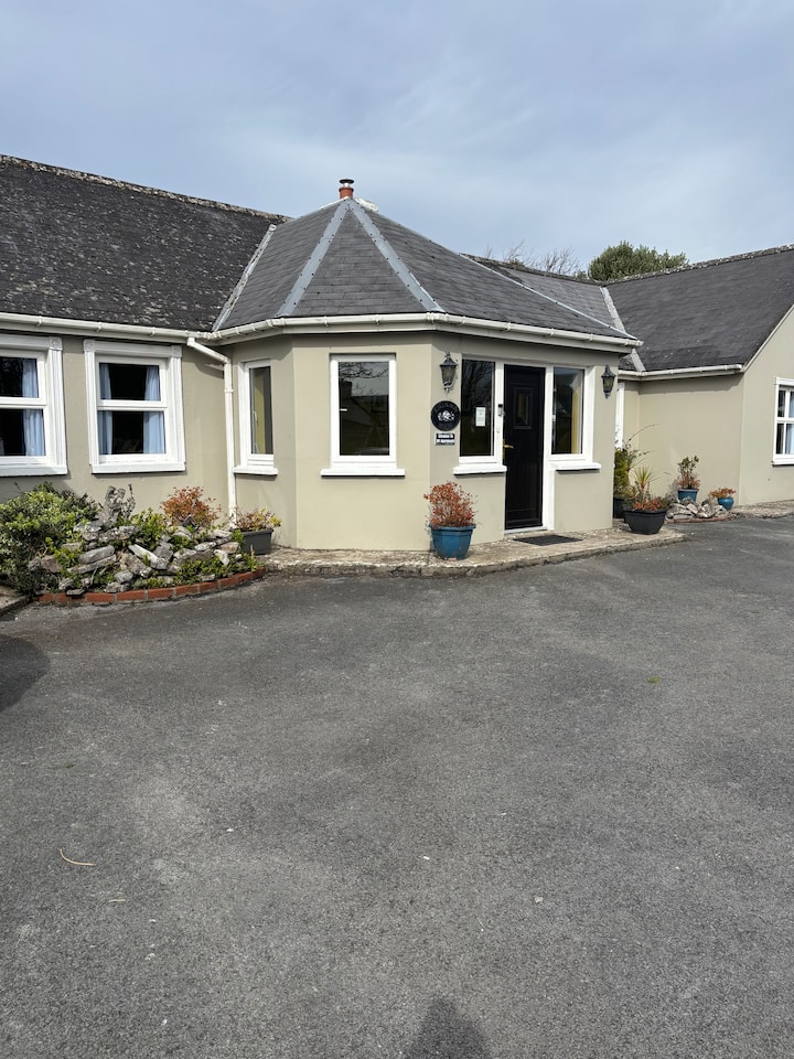 Cosy Two Bedroom Apartment In The Heart Of Doolin - Doolin