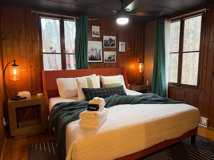 Cozy Updated Peaceful Couples Getaway Cabin - Waynesville, NC