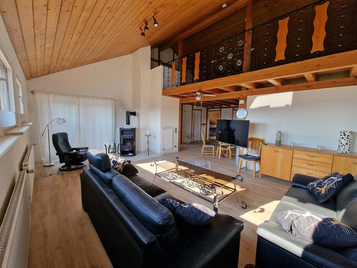 Sonnige Dachwohnung Mit Balkon Und Galerie - Hohentengen am Hochrhein