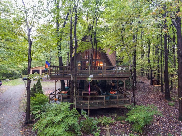 Sleeps 10| Fireplace | Pool Table |Ski Resort - Donegal, PA