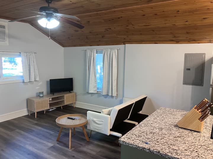 Rosedale Retreat - Kansas City, KS