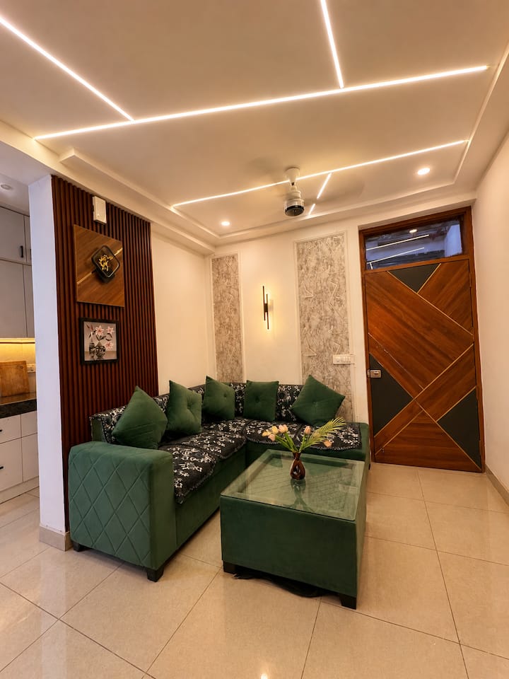 Luxury Furnish 2bhk Stay | Ajnara Le Garden Noida - Ghaziabad