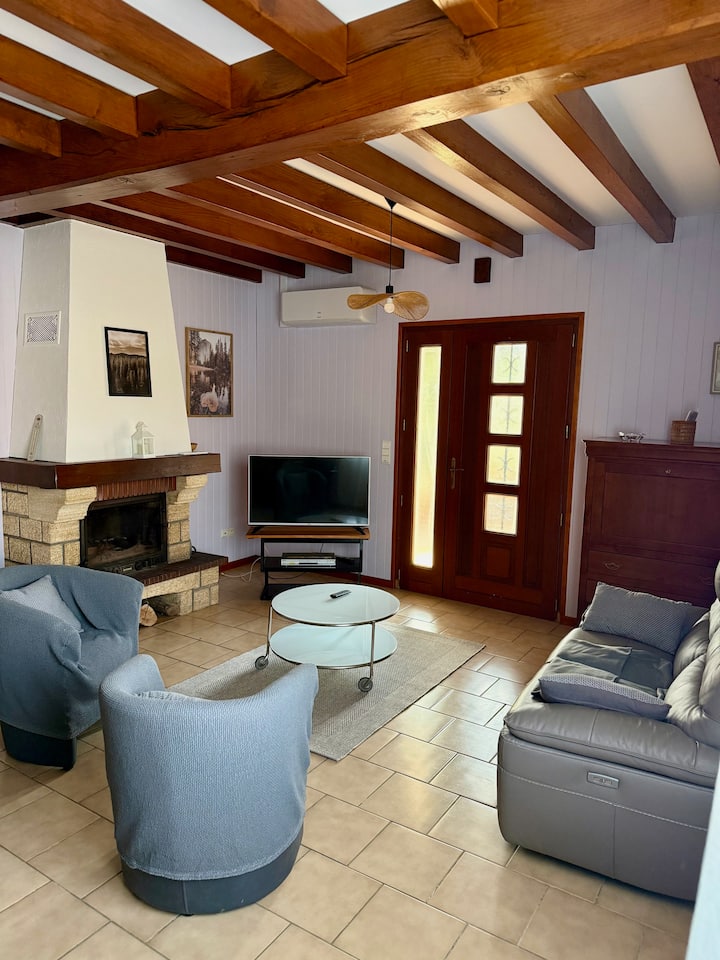 Charmant Appart Lumineux, Terrasse & Grand Séjour. - Urt