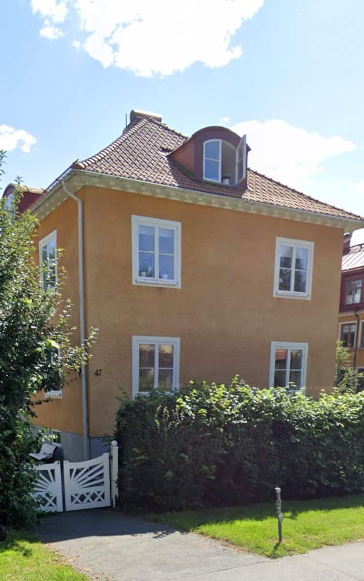 Lägenhet I Gamla Enskede, Hyrs Ut Veckovis - Stockholm