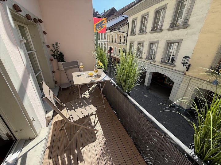 Altstadt Oase Mit 4 Schlafplätze, Balkon & Office - Thun