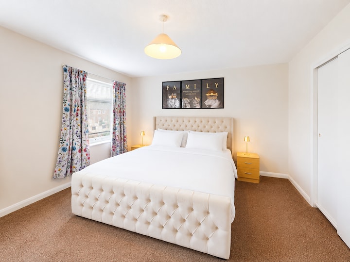 Stylish 2br Reading Gem | Free Parking |Wi-fi - Reading