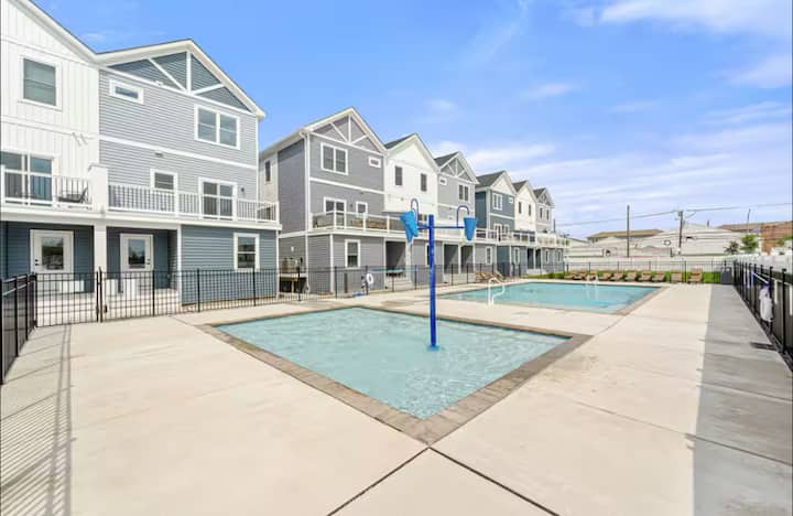 Perfect Wildwood Oasis! Brand New Luxury Th W/pool - North Wildwood, NJ