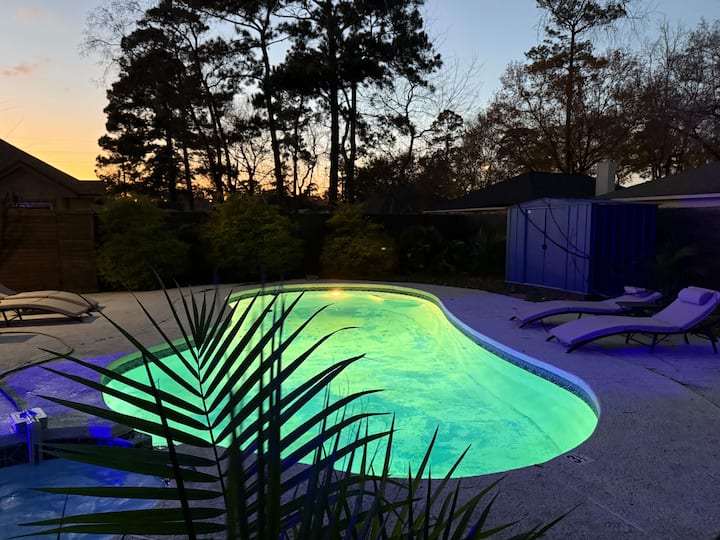 Deer Point Hideaway - The Woodlands, TX