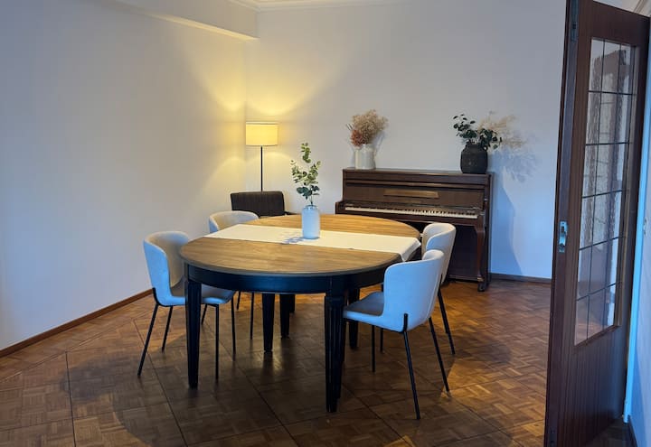 Spacious & Chique 2- Bedroom Apartment - Amberes, Bélgica