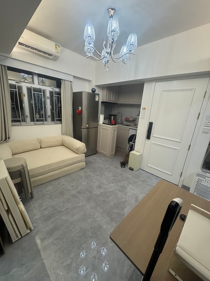 旺角兩房精裝，電梯高層 - Wan Chai