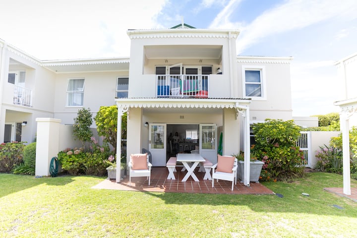 Seaside Serenity Apartment - Plettenberg Bay