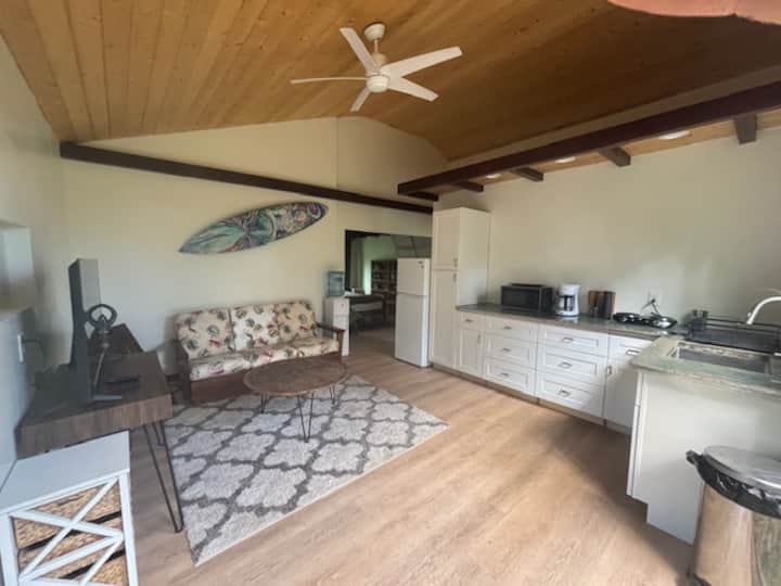 Up-cycled Jungle House - Pāhoa, HI