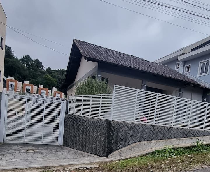 Casa Com Ampla Churrasqueira Equipada - São Bento do Sul