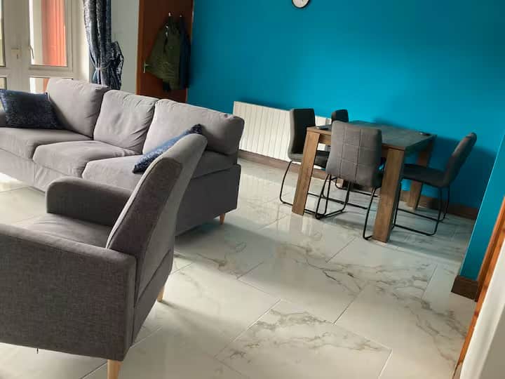 Modern 2 Bed Town Centre Apartment - Sligo