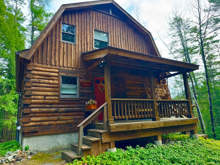 Cozy Adirondack Log Cabin: Brant Lake Beach Access - Adirondack, NY