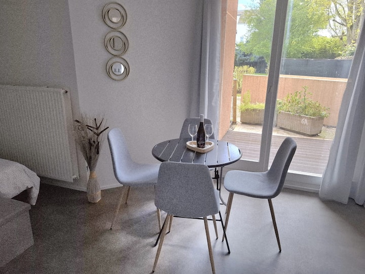 Studio Cosy 33m2. Confort Calme Et  Wifi . - Évry