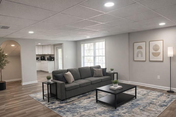 Spacious Private In-law Suite • Near Dc & Metro - Largo, MD