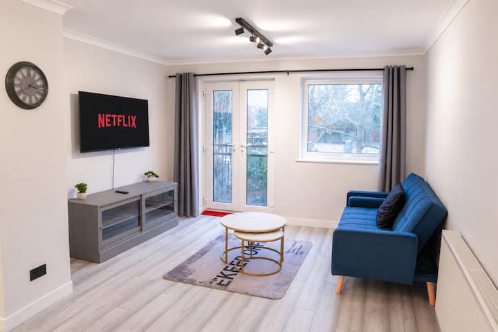 Urban 2br Wembley Apartment - Edgware