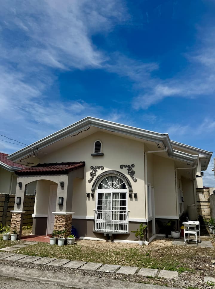 Cozy 3- Bedroom House Near Panglao Beaches - Panglao