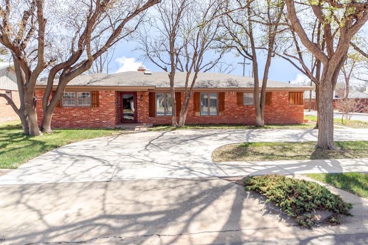 Entire Home | Central Location | Family Friendly - Lubbock, TX