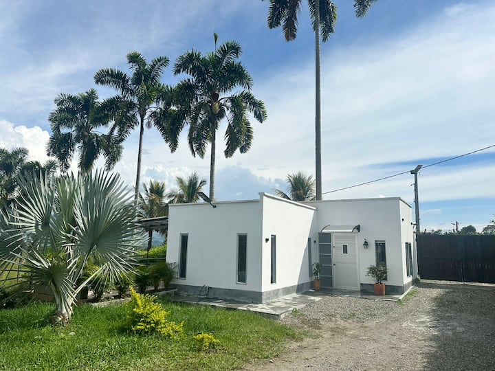 Villa Milena | Peaceful Mountain Coffee Retreat - Buenavista