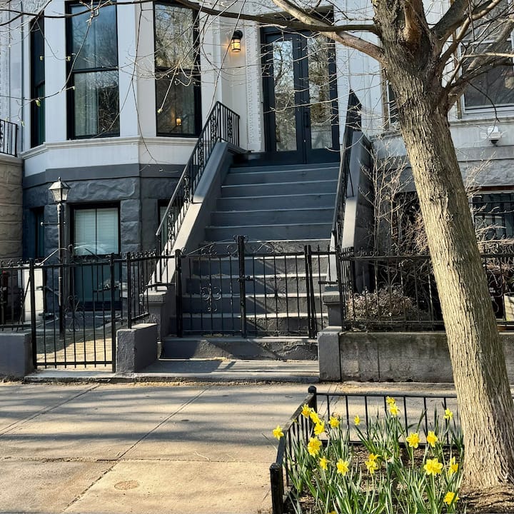 Renovated 2br/2ba Brooklyn Brownstone Retreat - Brooklyn, NY