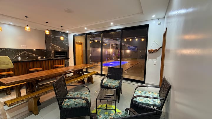 Casa Con Piscina Privada Estilo Quincho * Centro * - Salto del Guairá