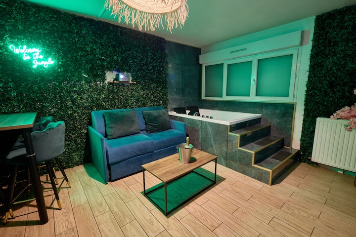 Jungle Room Jacuzzi Stade De France - Saint-Denis, France