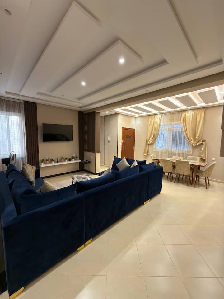 L'appartement Est Situé Dans Le Quartier Calme - Nador